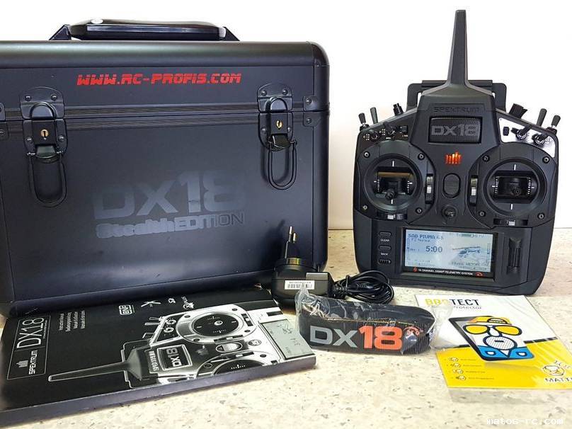 Émetteur Spektrum DX18 Stealth Edition